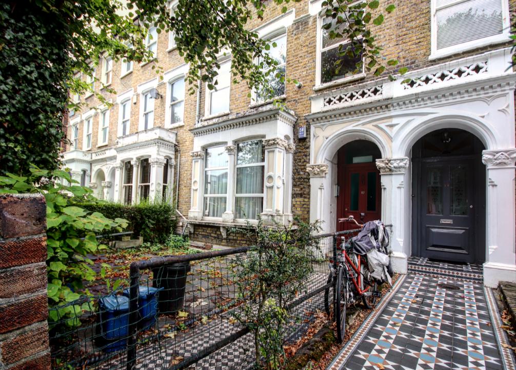 Queen Elizabeth Walk, London N16 – Hampshire Heights