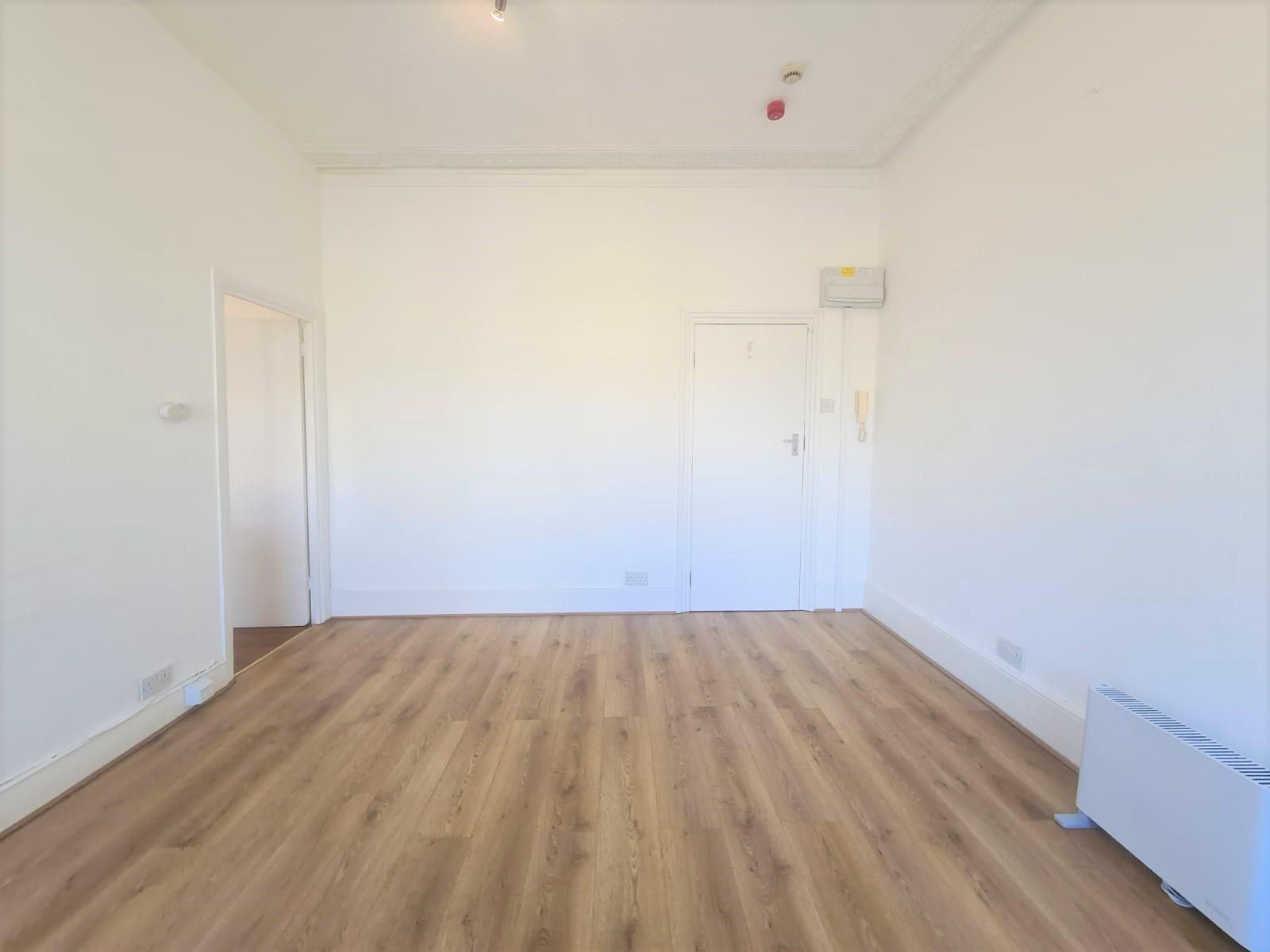 Queen Elizabeth Walk, London N16 5UZ – Hampshire Heights